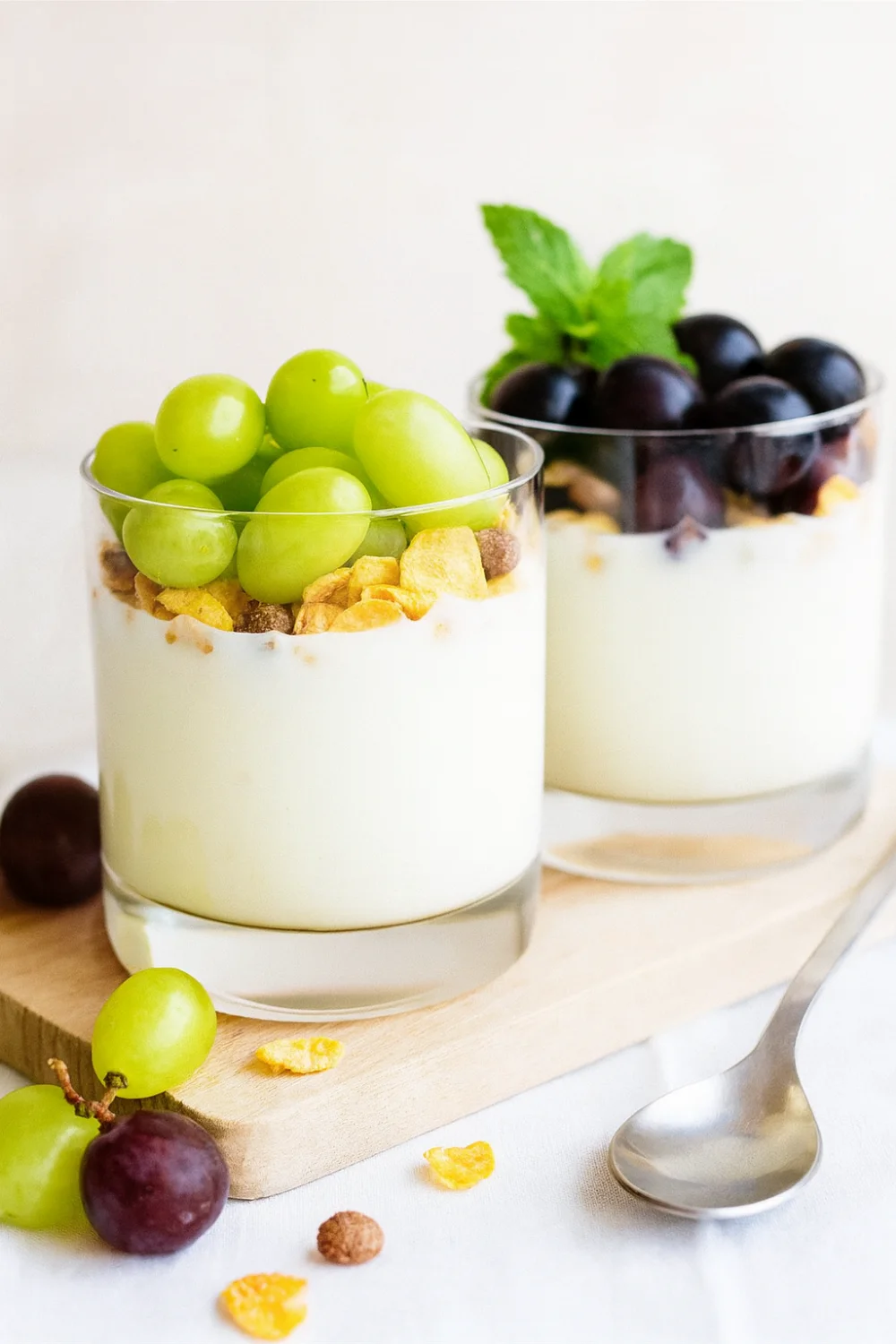 Grape and Yogurt Granola Parfait - Tasty Recipes Chef