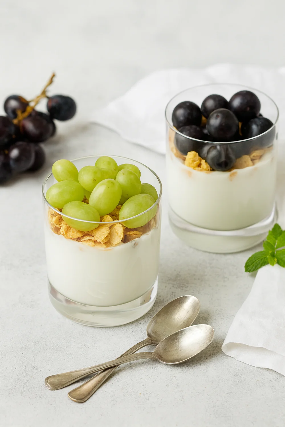 Grape and Yogurt Granola Parfait - Tasty Recipes Chef